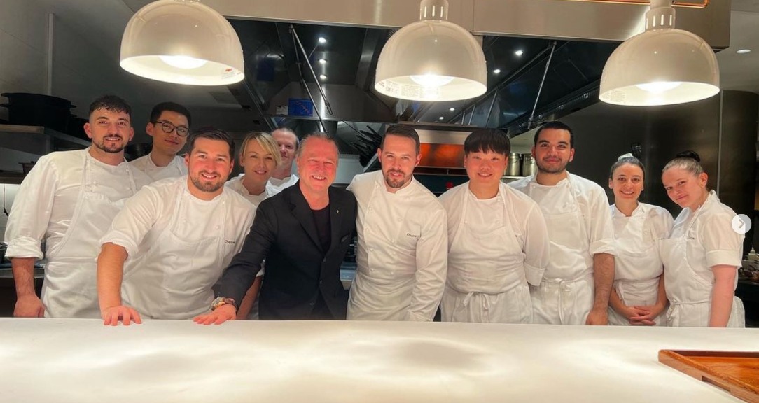 HEY EVERYONE WELCOME TO CHEF NIEL PERRY'S COMMUNITY · CHEF NEIL PERRY