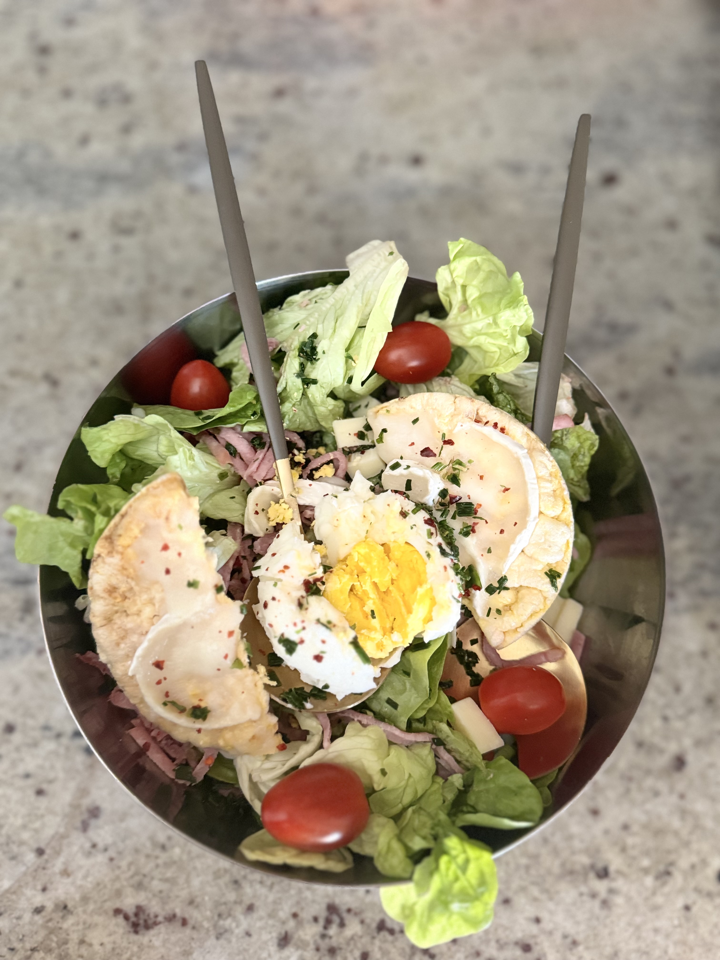 Just a salad and the sun for Luna Bella😎 · Pronounce Korean 🇰🇷
