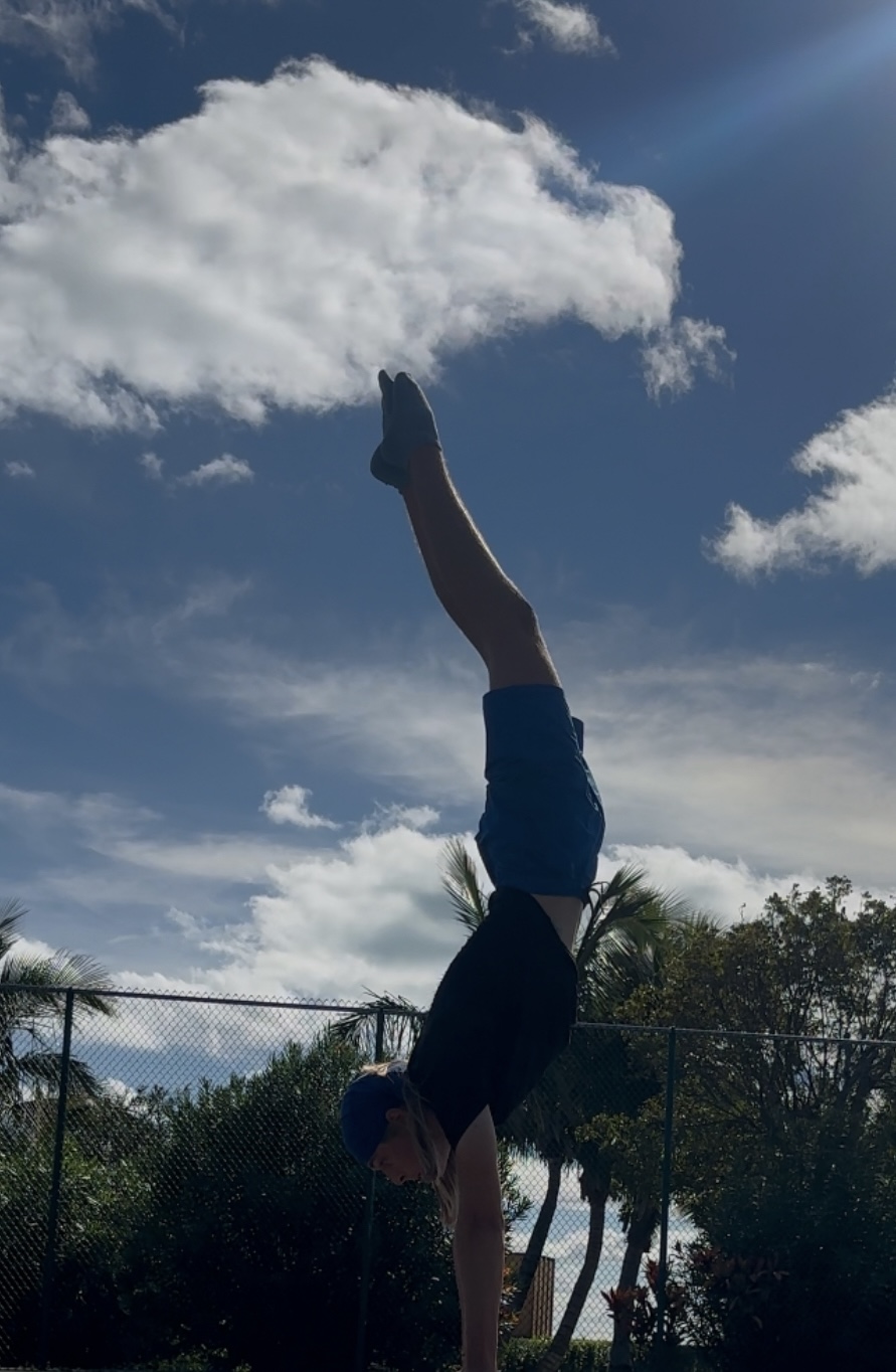 Slowly improving my handstand form · Caliversity