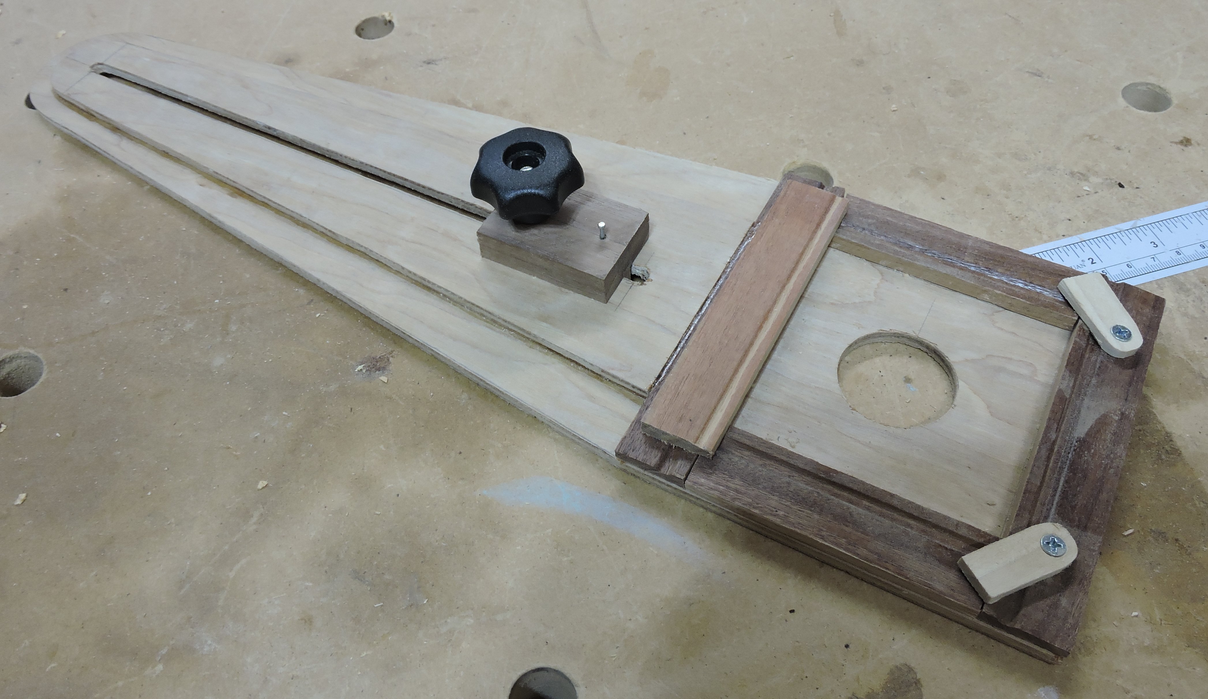 Circle Cutting Jig · Sawinery Woodworking Guild