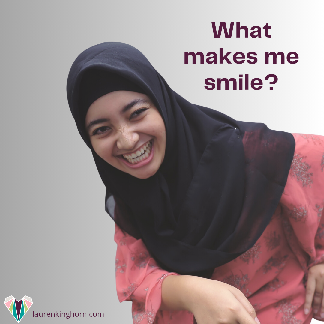 What Makes Me Smile? · Hey Shoo WOW Awakening