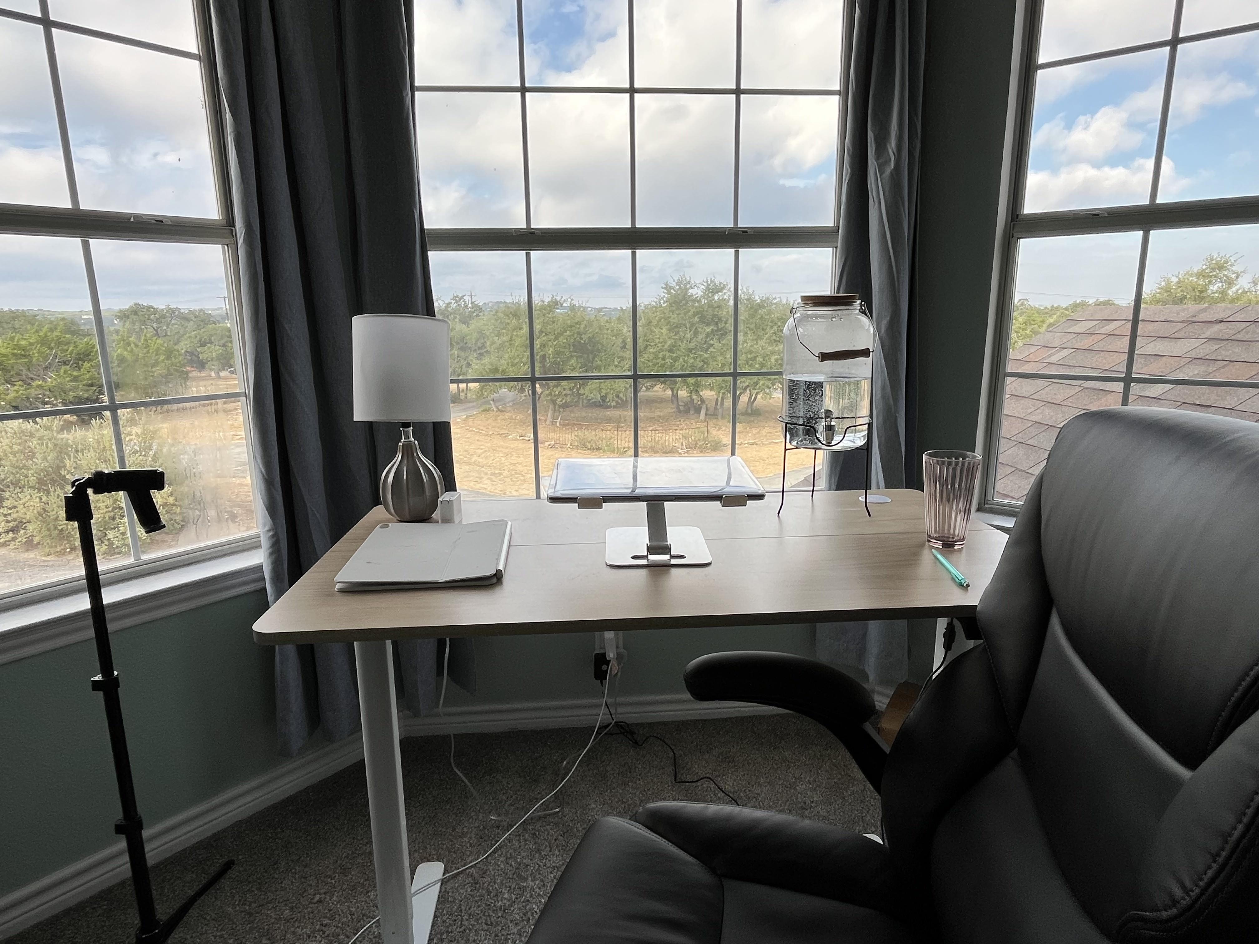 Welcome! Introduce yourself + share a pic of your workspace 🎉 ...