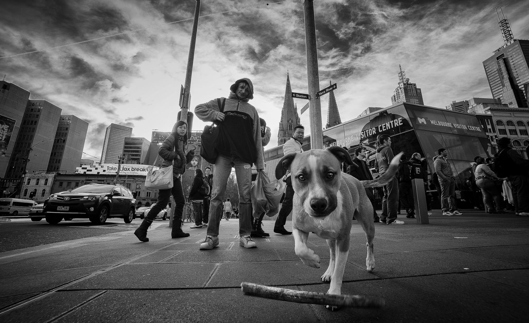 Shooting Wide ! · Street Photography UNLEASHED
