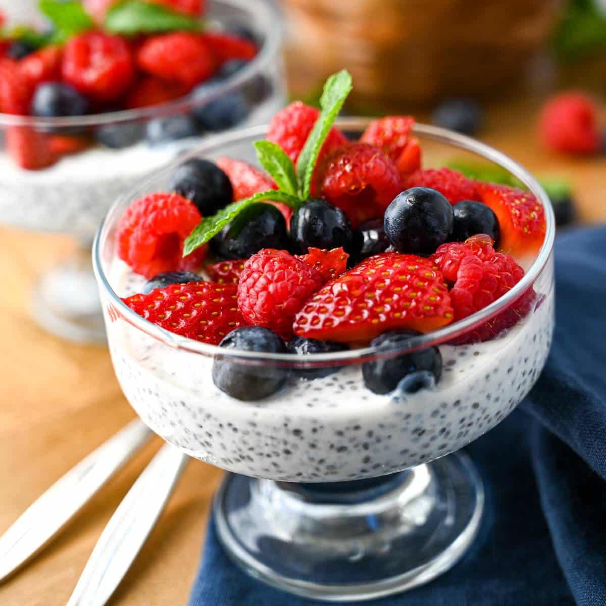 Greek Yogurt, Strawberries, Chia Seeds and Cinnamon – True Form Life