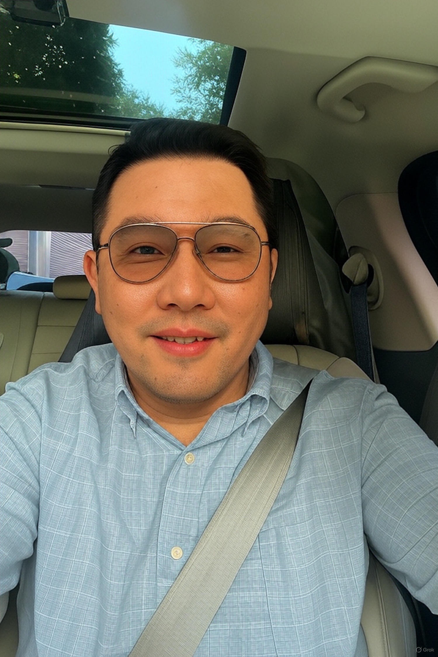 📸 Small moves. Big wins. 💹 · Hustle Games - Philip Johansen