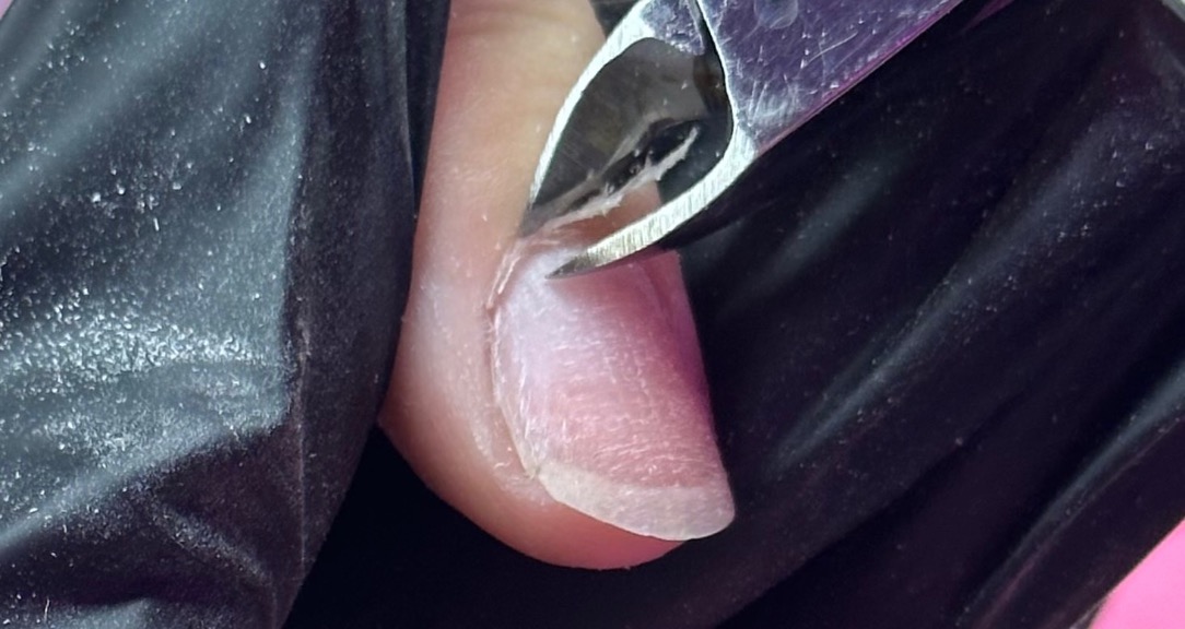 nail technician radio