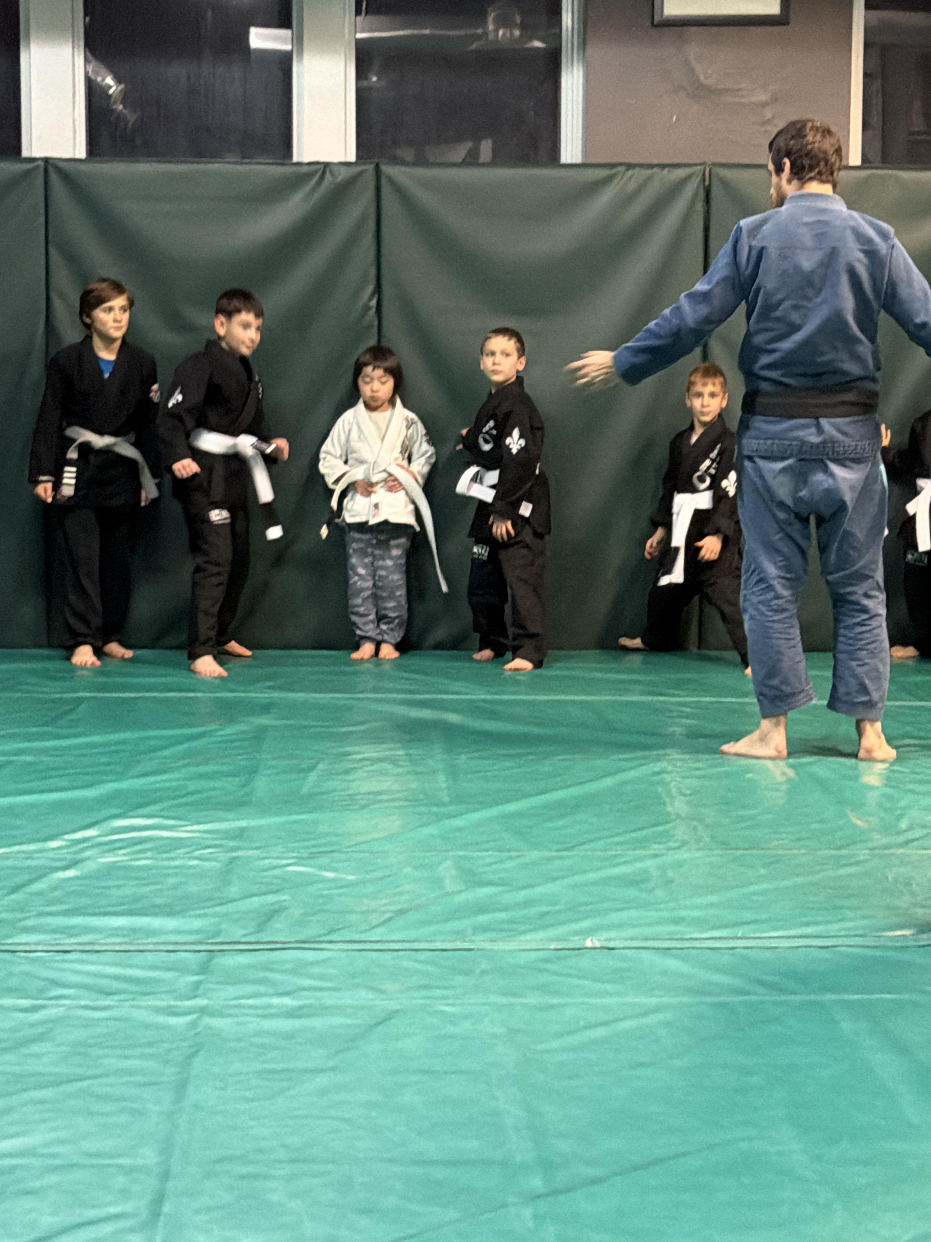 Jujitsu time… · Let's Master English